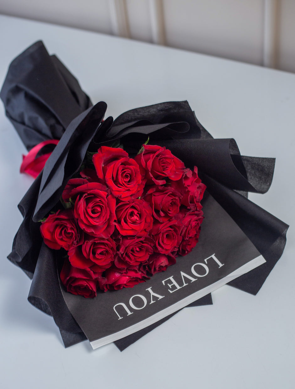 Buy Red Roses Flowers & Fresh Bouquet Online In Pakistan – House of Flowers